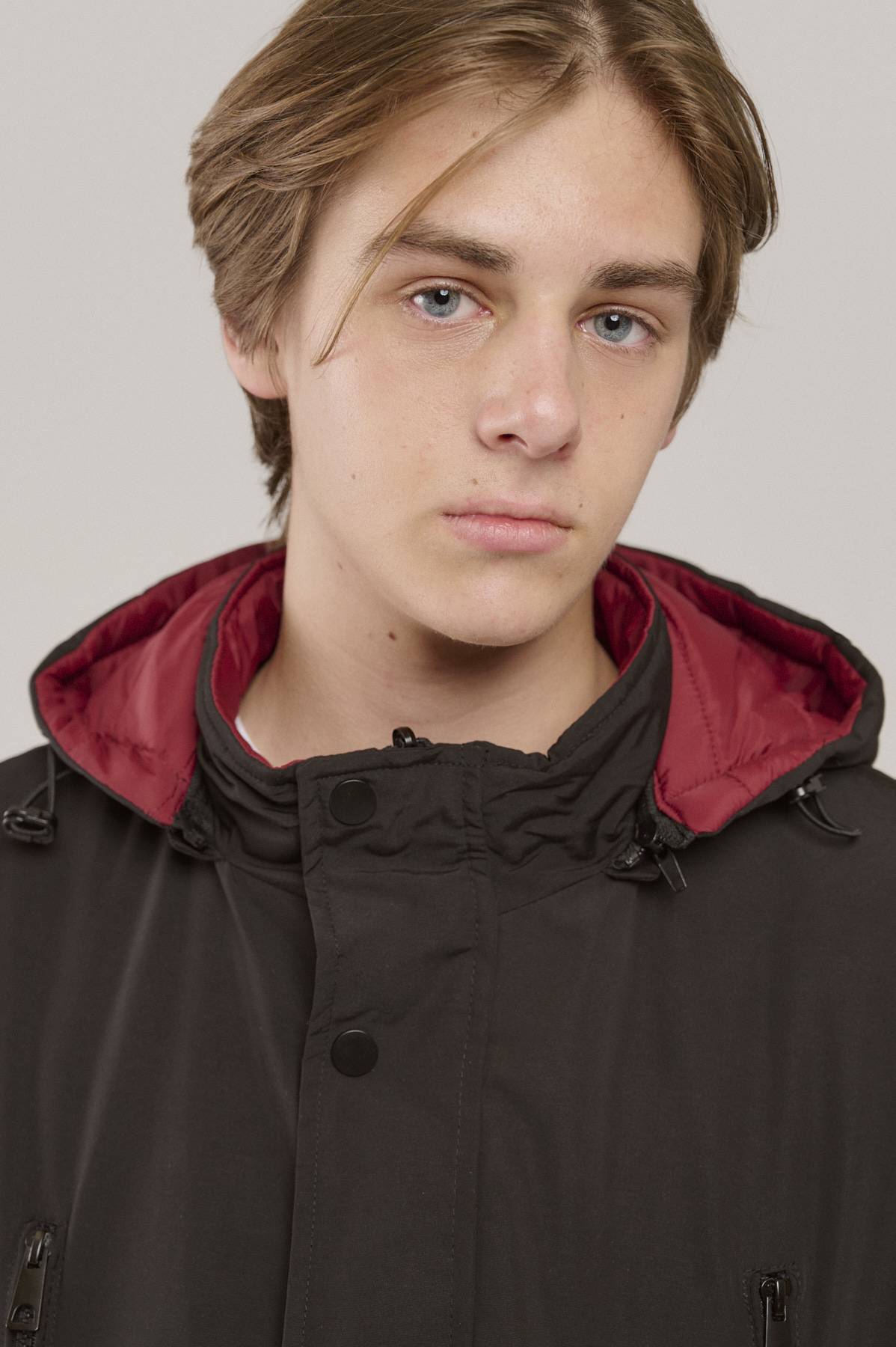 Parka Reversible Capucha Desmontable Holstark | Deprati Tienda Online