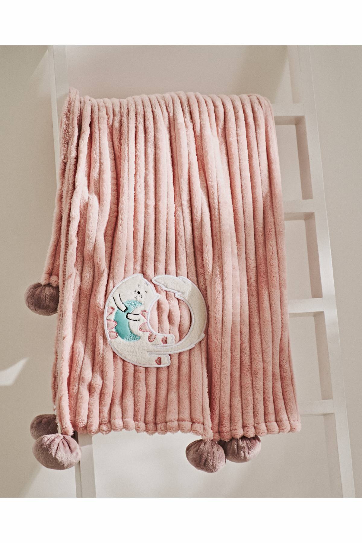 Cobija con Pompones Deconova | Deprati Tienda Online