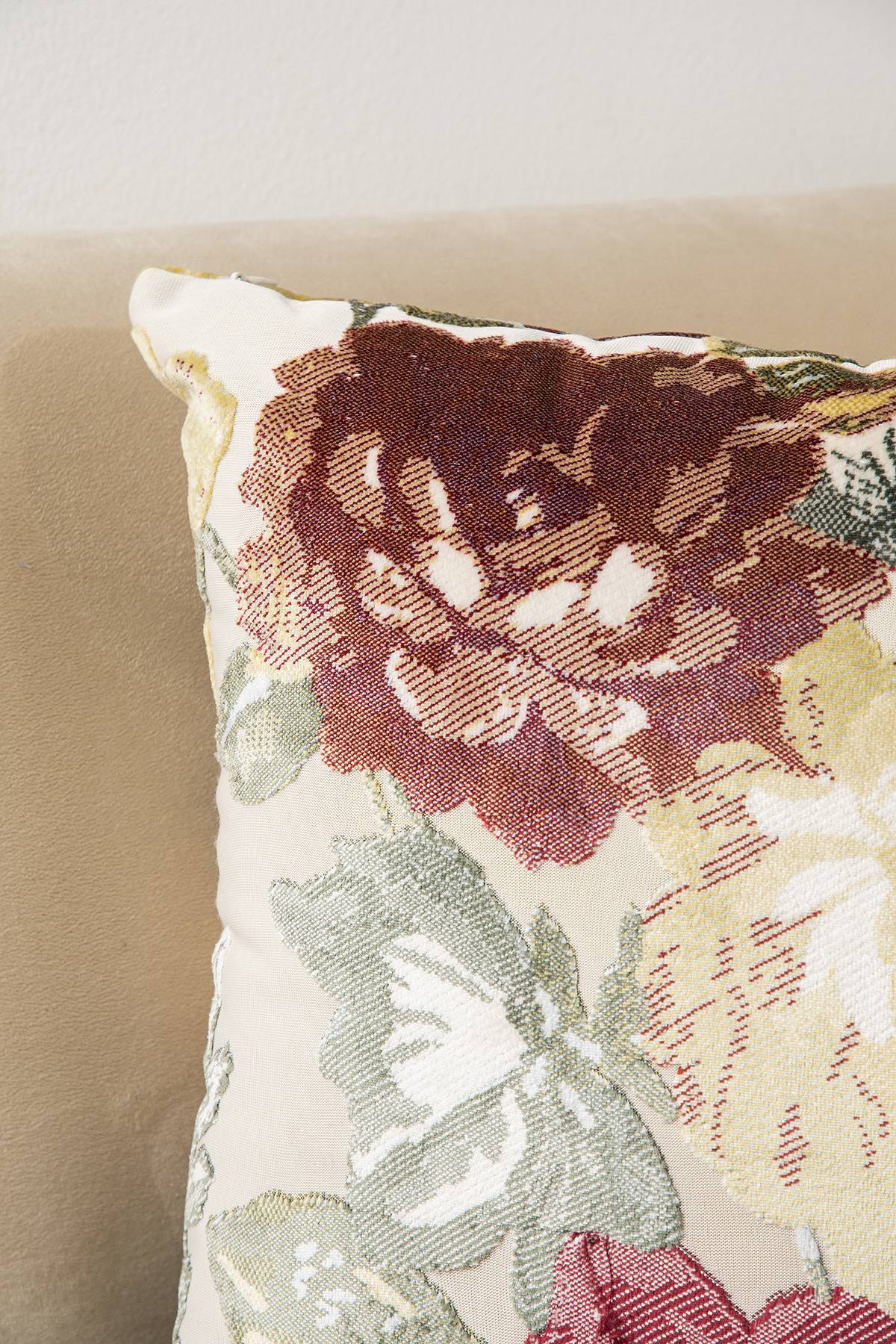 Cojín Flores Magenta Deconova | Deprati Tienda Online