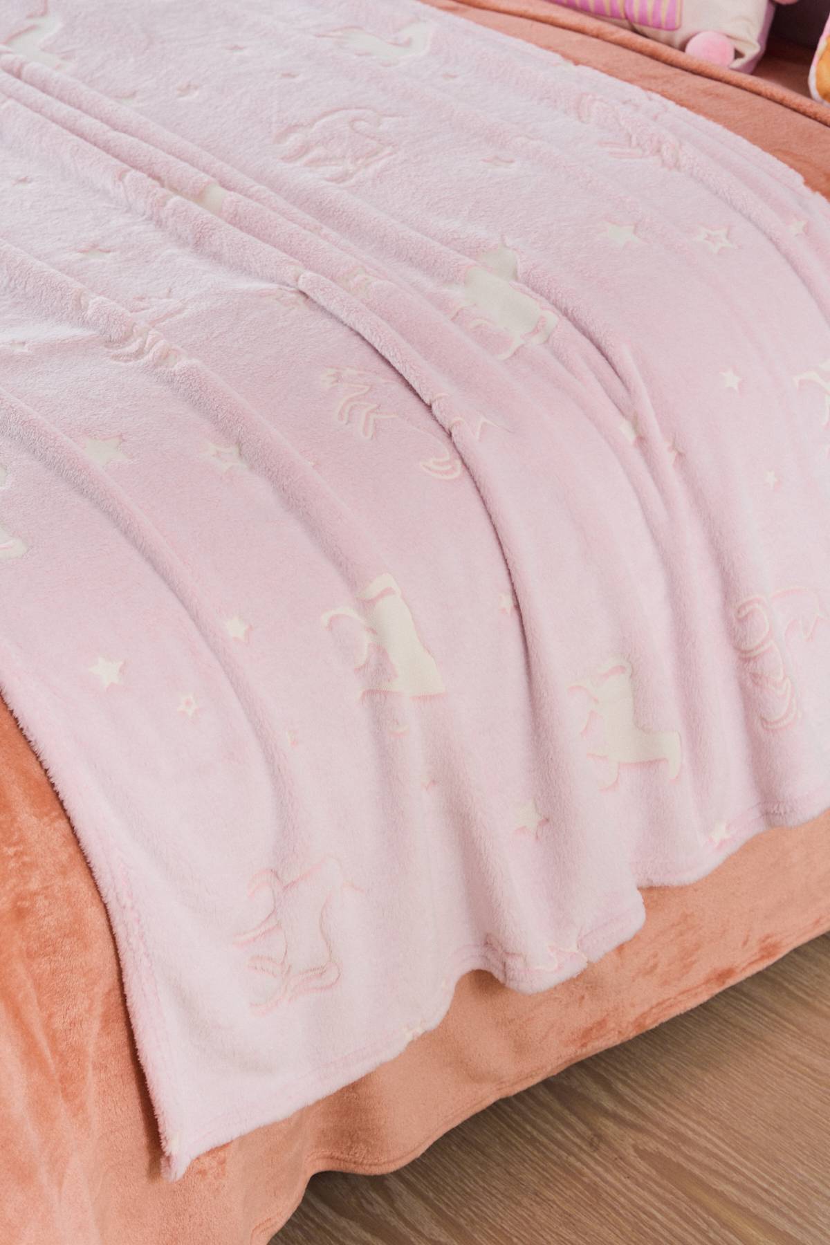 Cobija Deconova Glow Unicornio | Deprati Tienda Online Cobija Deconova Glow Unicornio | Deprati Tienda Online