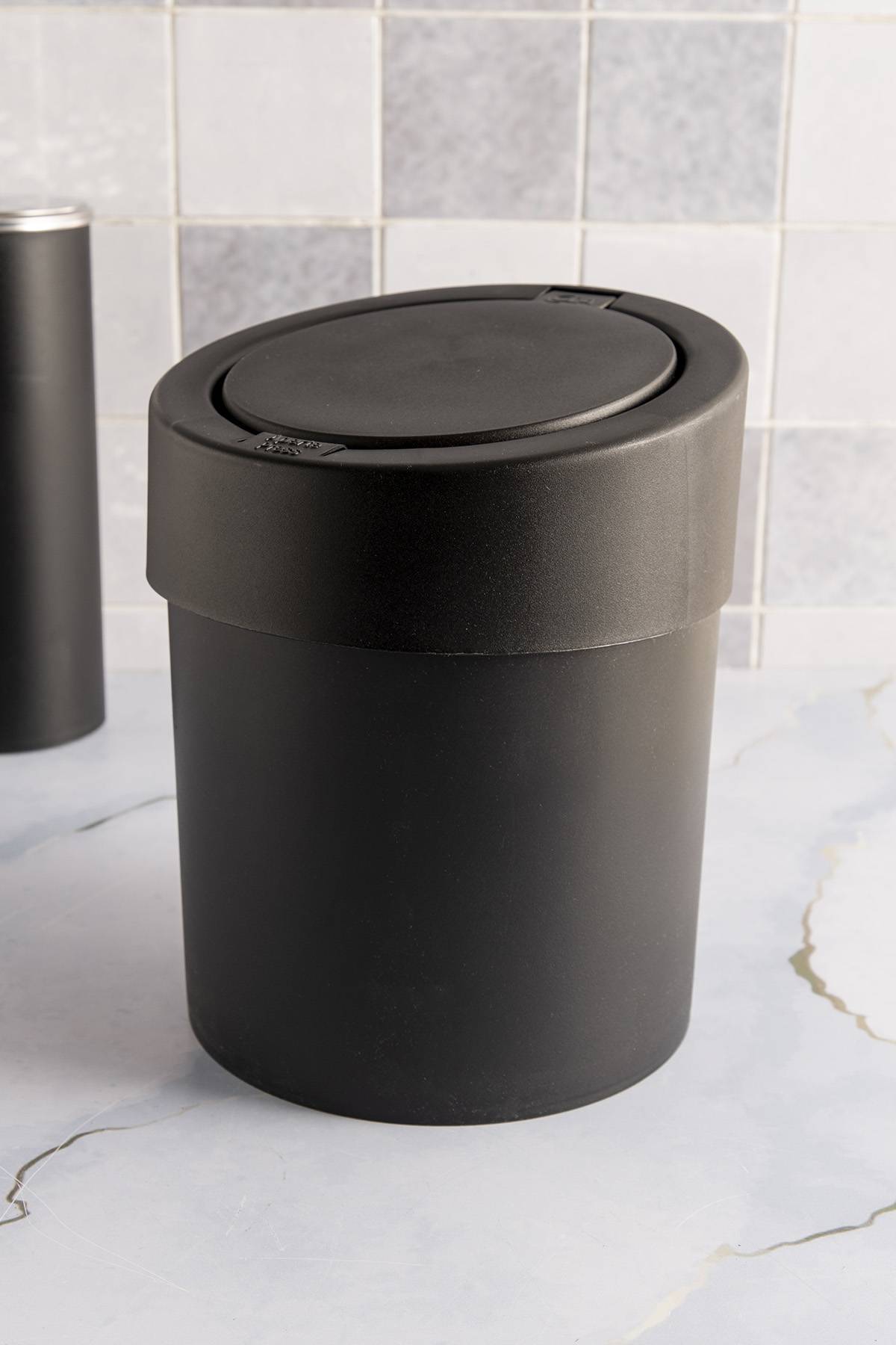 Tacho de Basura con Tapa Botón Coza 5 Litros | De Prati Tienda Online