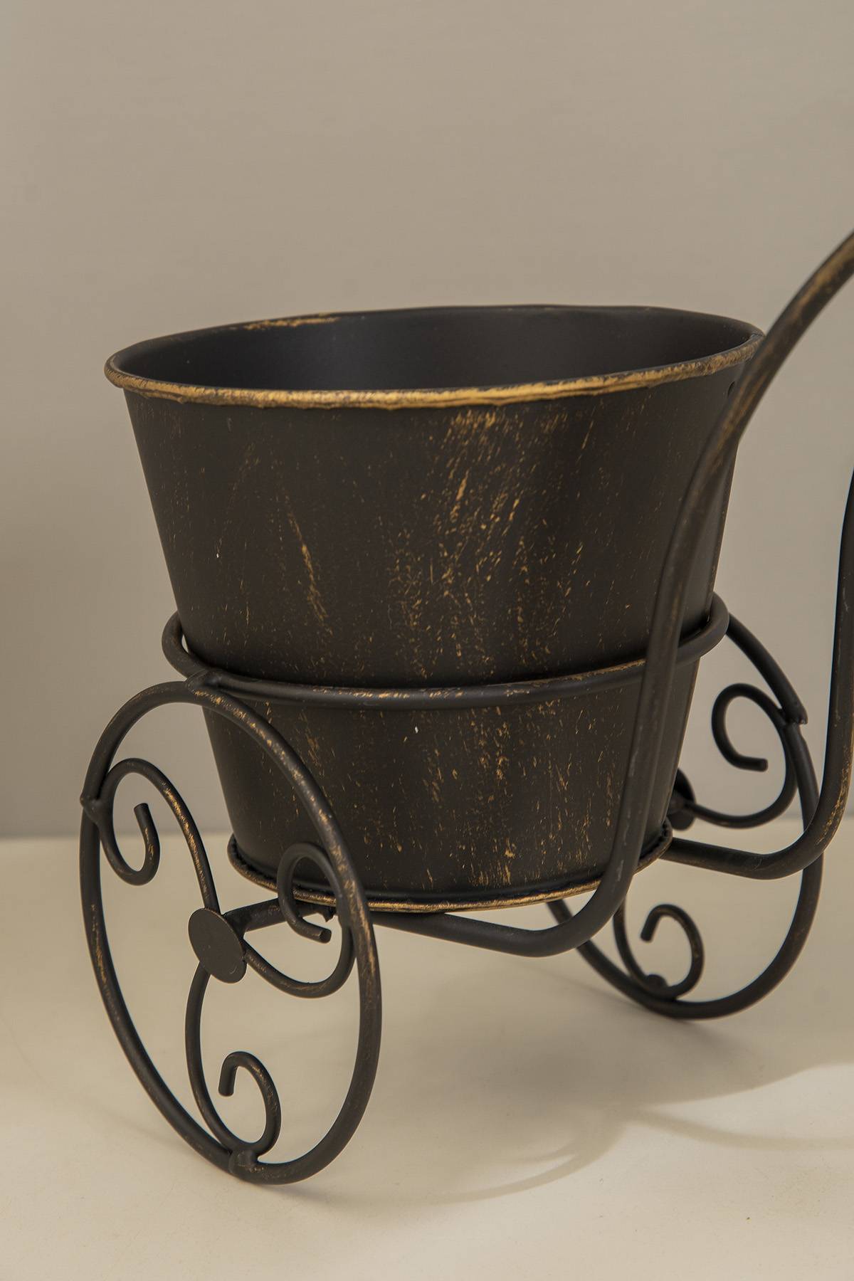 Porta Macetero de Hierro Negro Concepts | De Prati Tienda Online