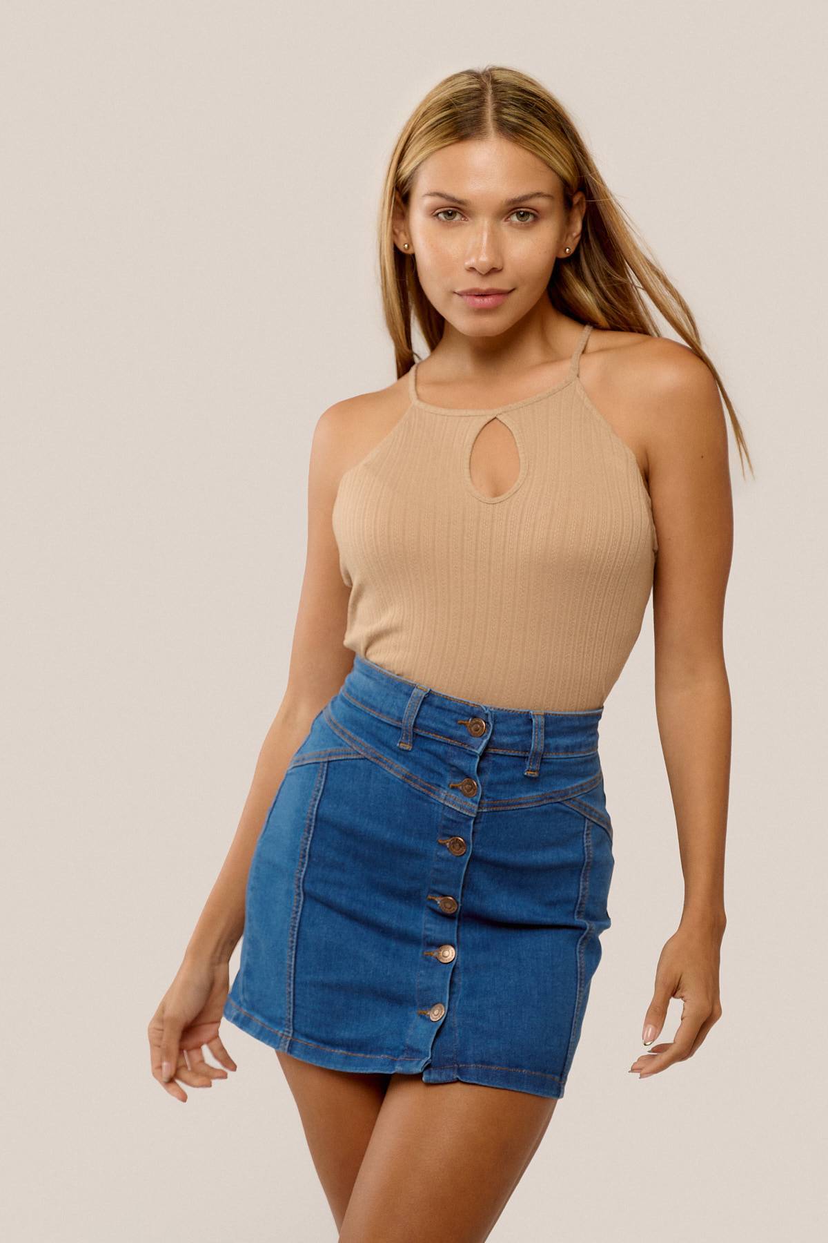 Camiseta Halter Cut Out H&O | Deprati Tienda Online