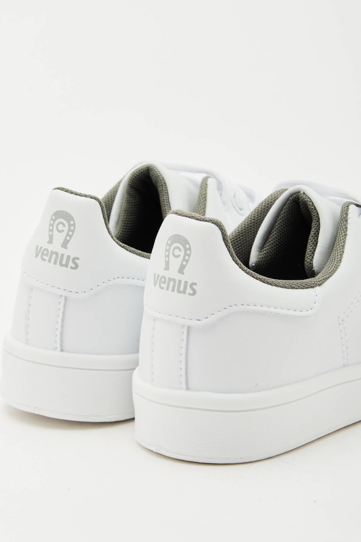 Zapato Deportivo con Pasador Venus | Deprati Tienda Online