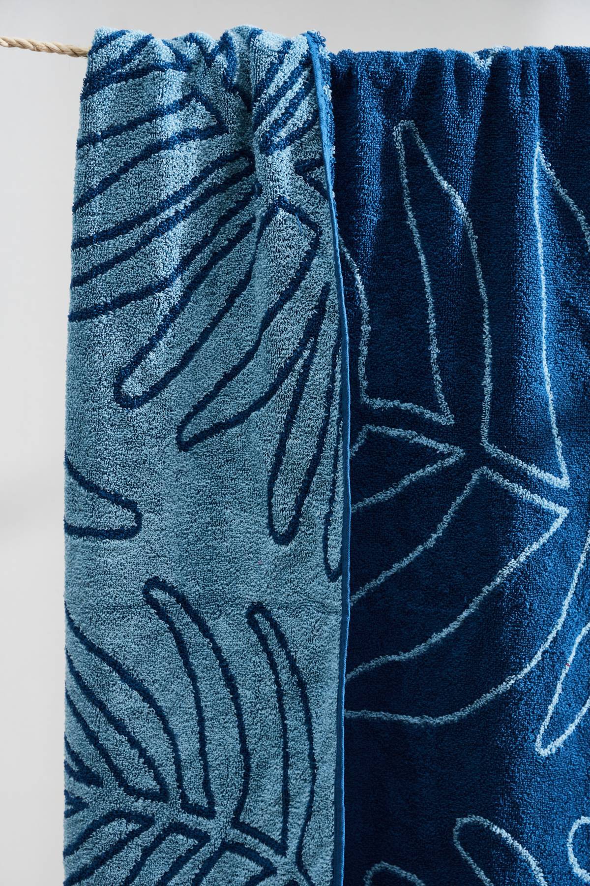 Toalla para Cuerpo Deconova Sully 500 g | Deprati Tienda Online