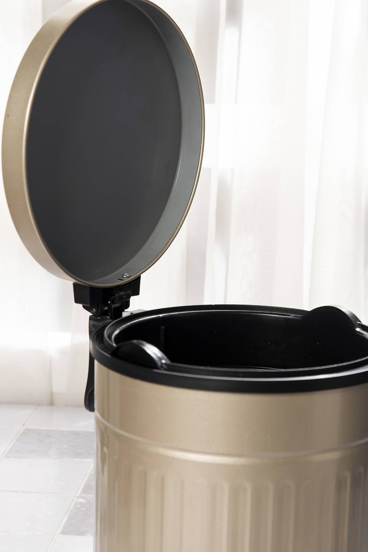 Tacho de Acero Inoxidable | Deprati Tienda Online