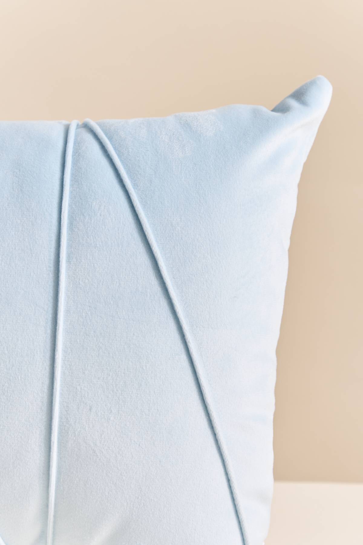 Cojín con Relieve Deconova | De Prati Tienda Online