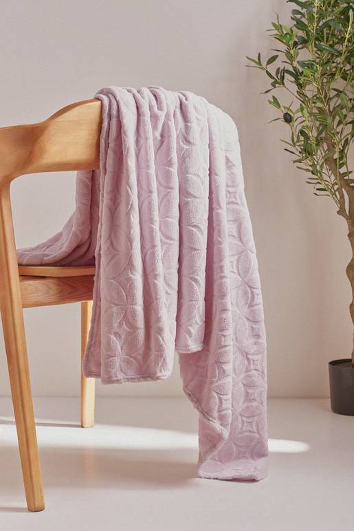 Cobija con Relieve Velvet Lila Deconova | Deprati Tienda Online