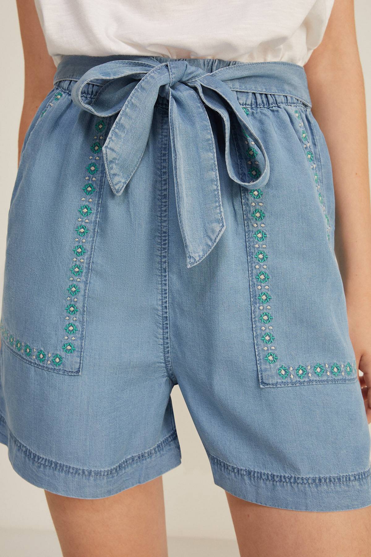 Short con Bordados Springfield | Deprati Tienda Online