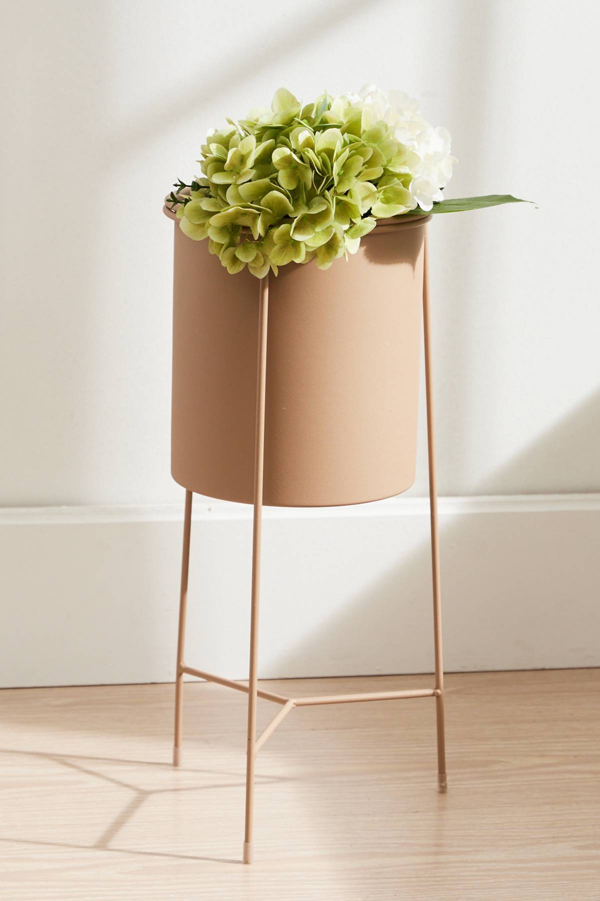 Porta Macetero con Base Concepts | Deprati Tienda Online