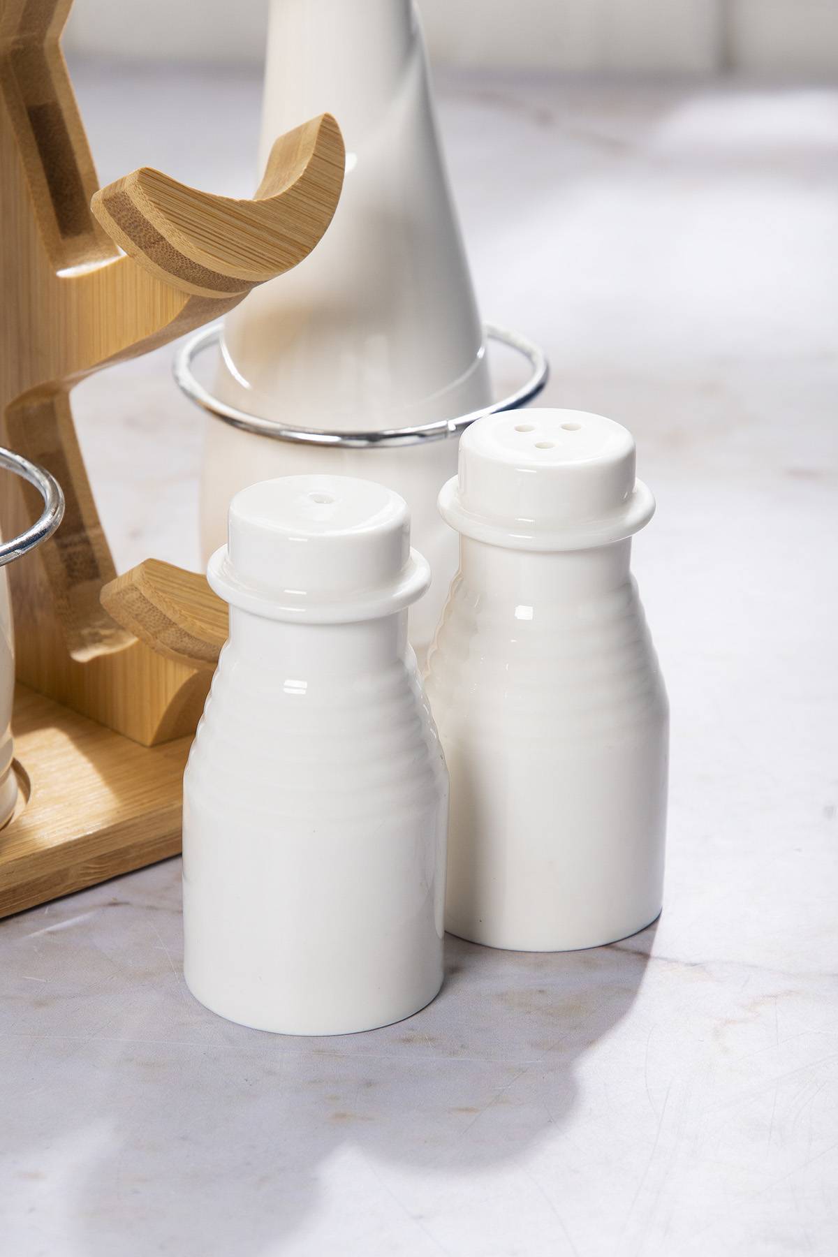 Set de Alcuzas de Cerámica con Base de Madera | Deprati Tienda Online