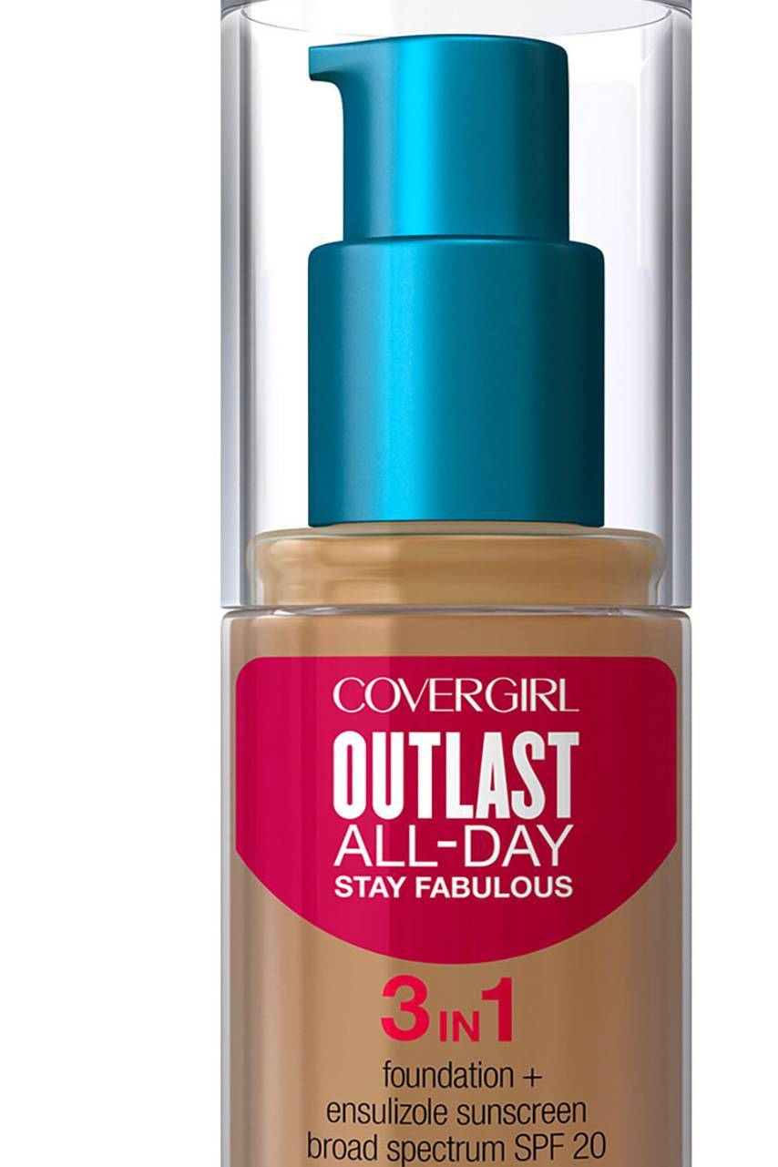 Base líquida Cover Girl classic tan | Deprati Tienda Online