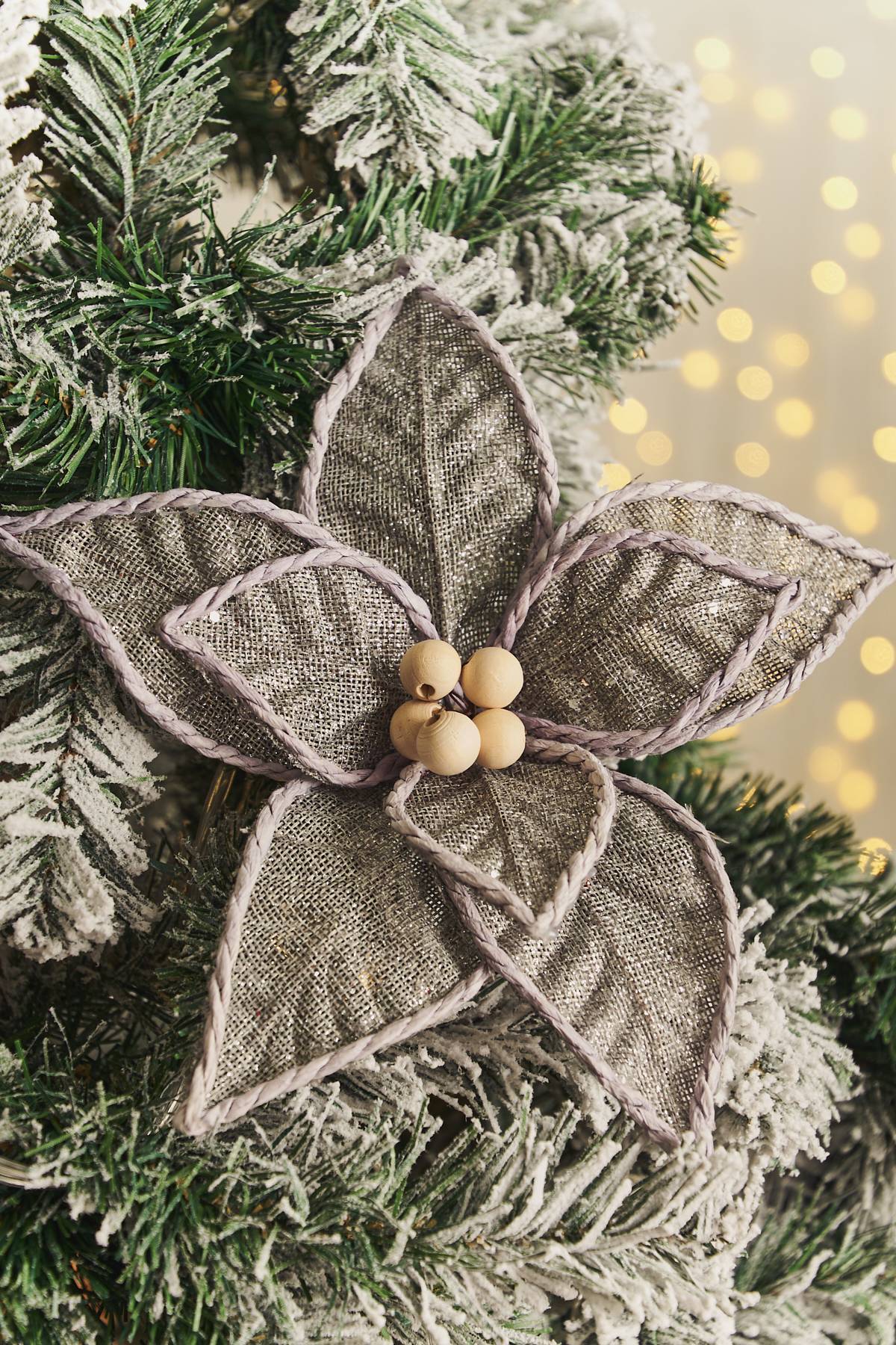 Flor Decorativa Plateada Santini | Deprati Tienda Online