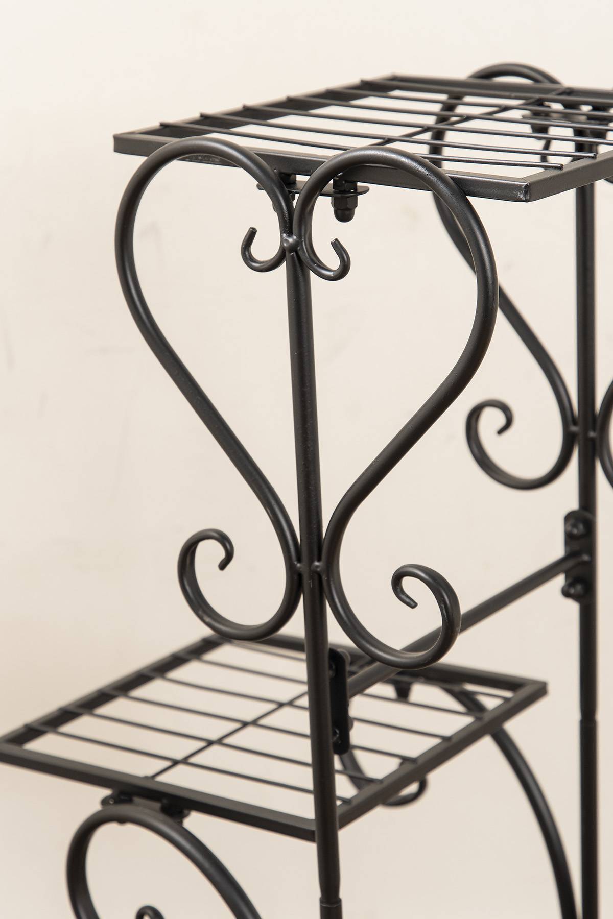 Porta Macetero de Hierro Negro Glow | Deprati Tienda Online