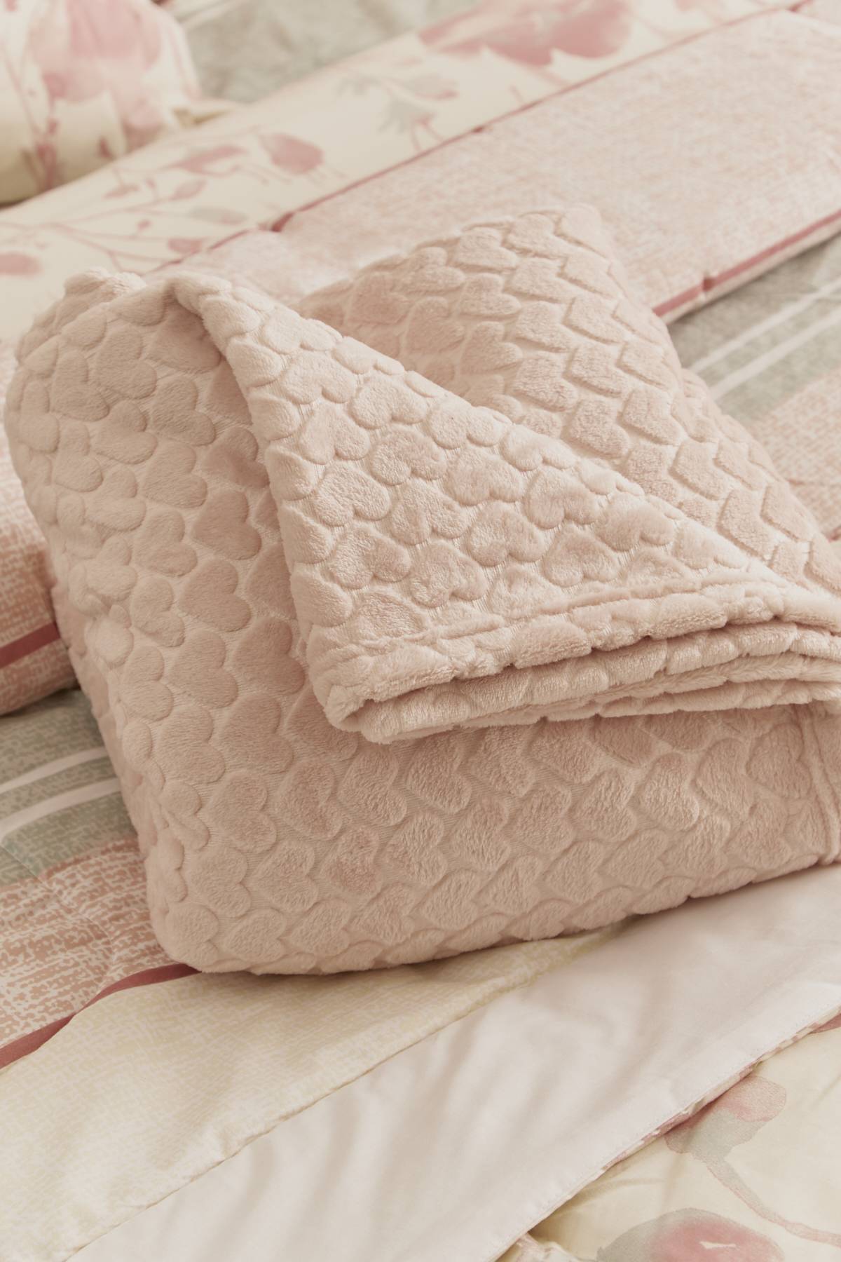 Cobija Corazón Deconova | Deprati Tienda Online