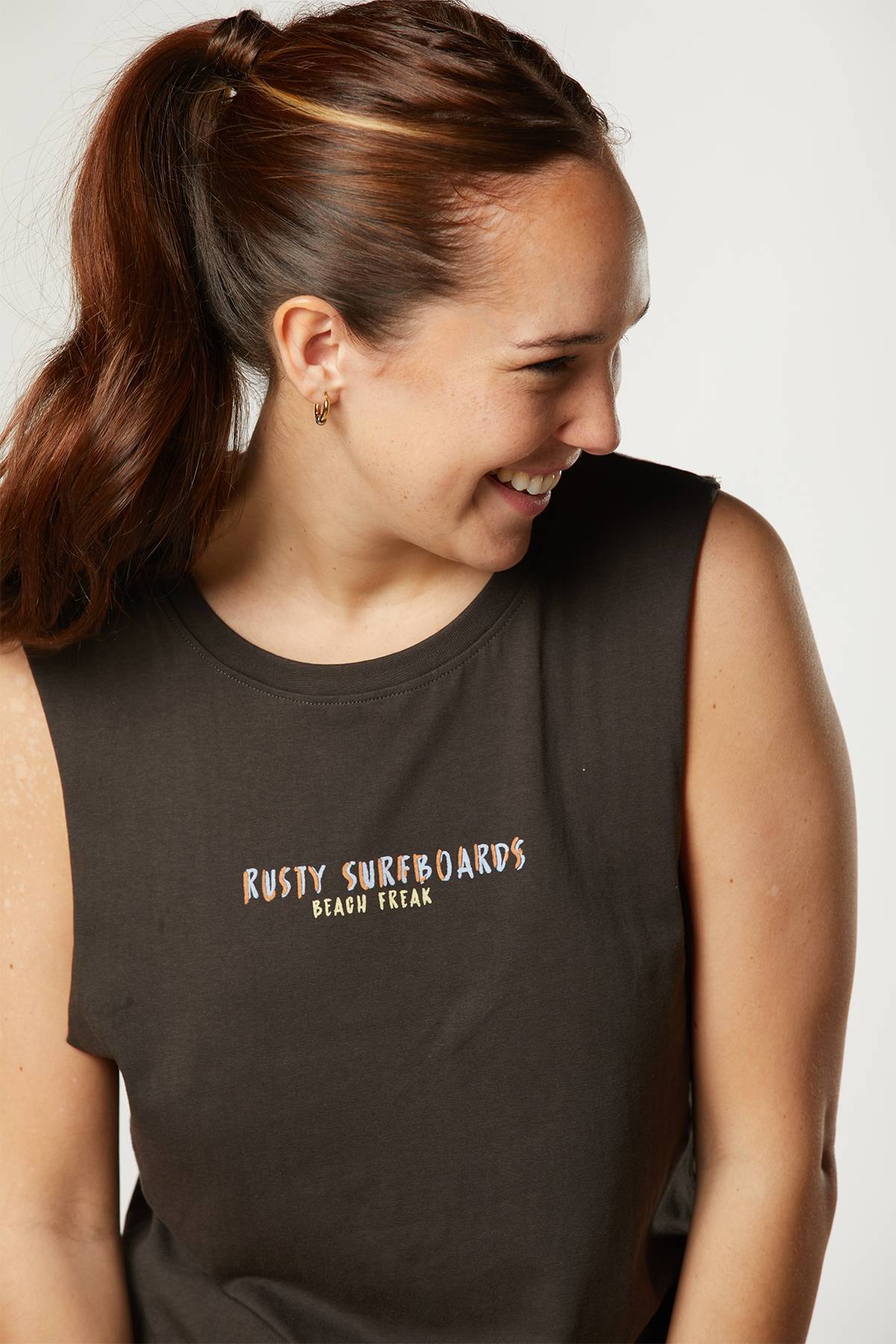 Camiseta Muscle Tee Estampada Rusty | De Prati Tienda Online